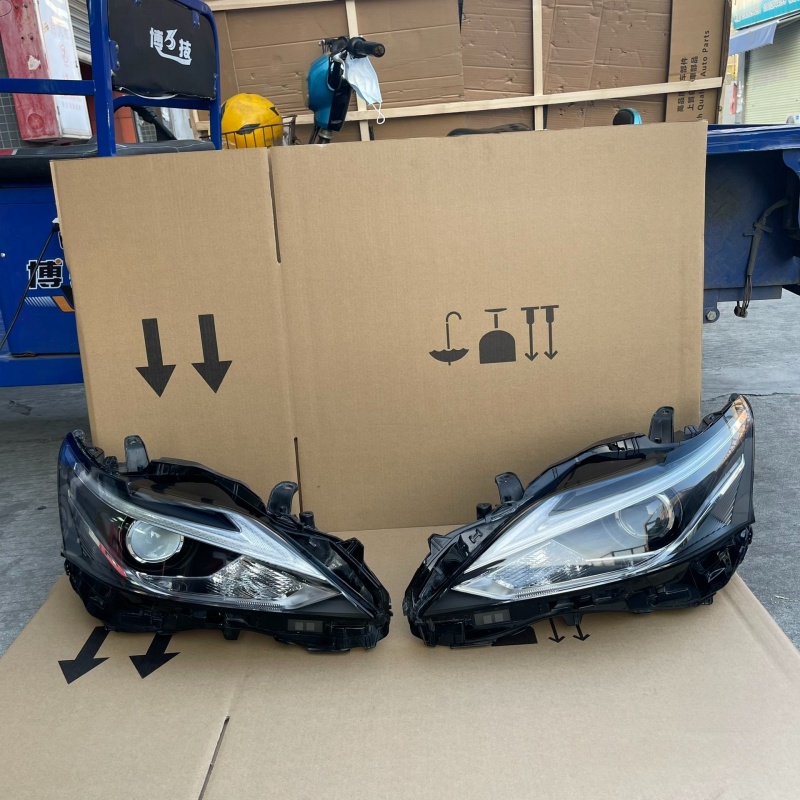 Lexus CT200 headlights